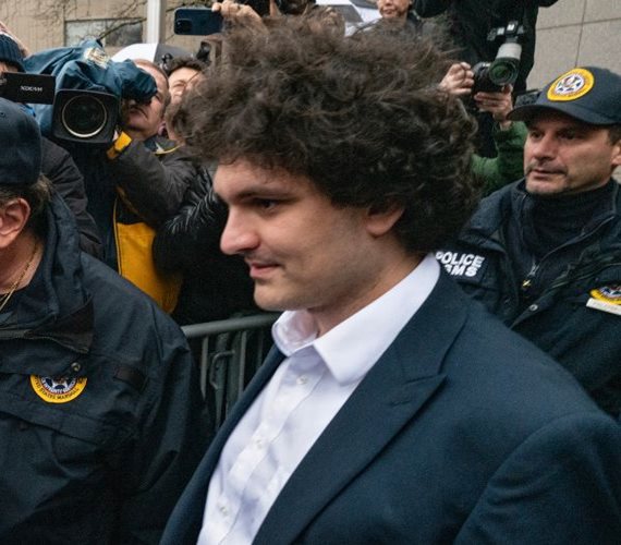 Ex-FTX Lawyer Helped Authorities Bust Bankman-Fried | Newsmax.com