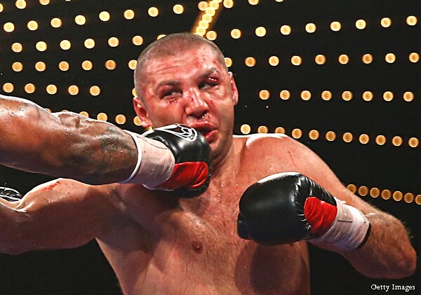 Boxer Magomed Abdusalamov Put in Coma for Blood Clot Surgery | Newsmax.com