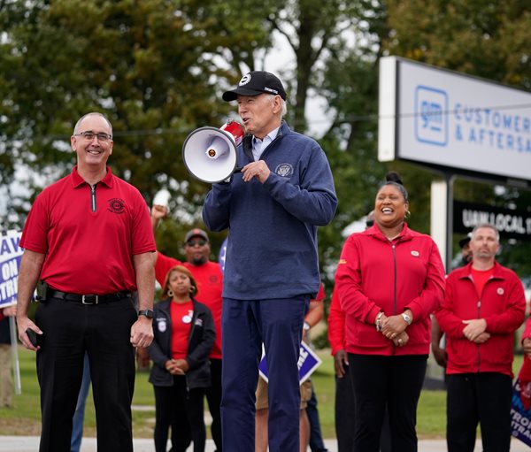 UAW's Combative Leader May Have Reached Too Far | Newsmax.com