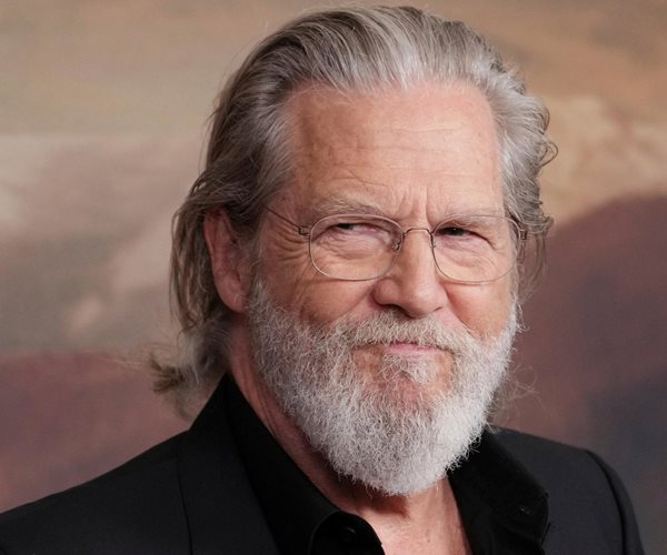 Jeff Bridges Shares Health Update Amid Cancer Battle | Newsmax.com