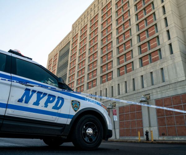 NYPD Wants Google to Ditch DWI Checkpoints on Waze App | Newsmax.com