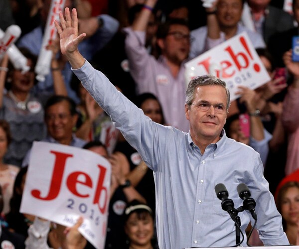 Jeb Bush's Iowa TV Ads Pulled, His HQ Staff to Hit the Road | Newsmax.com