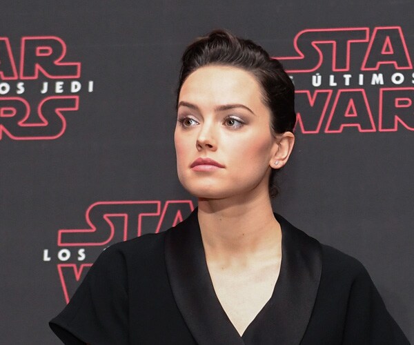 Daisy Ridley Builds Lego Millennium Falcon During Interview | Newsmax.com