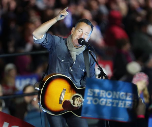 Bruce Springsteen Protest Song Calls Trump a 'Con Man' | Newsmax.com