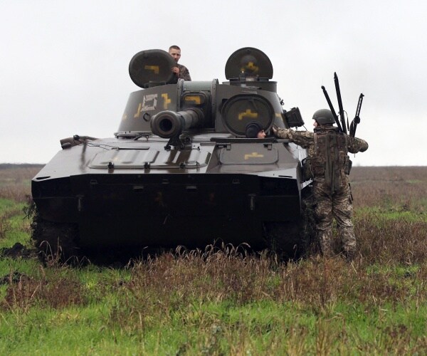 Germany to Buy Up to 28 Howitzers to Replace Arms to Ukraine | Newsmax.com