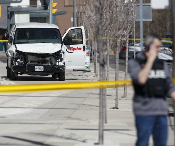Van Kills 10, Injures 15, on Toronto Sidewalk | Newsmax.com