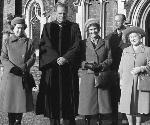 Why Was Queen Elizabeth II Friends With Rev. Graham for More Than 40 ...