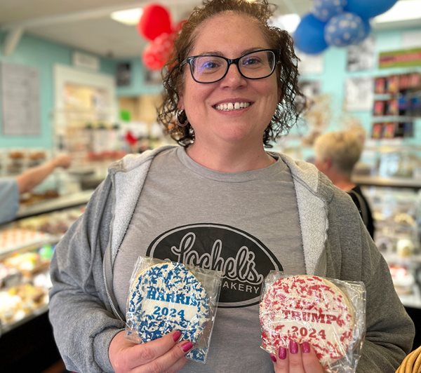 Trump Trounces Harris by 14:1 Margin in 'Cookie Poll' | Newsmax.com