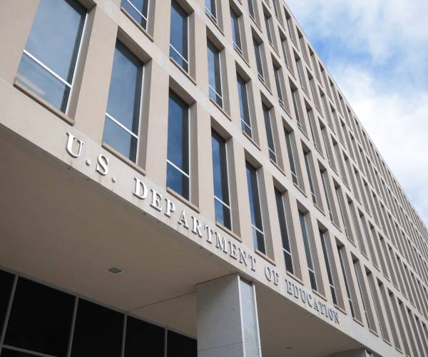 Angry House Dems Blocked From Entering Ed Dept Building | Newsmax.com