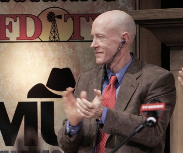 Radio Personality Bernard McGuirk Dead at 64 | Newsmax.com