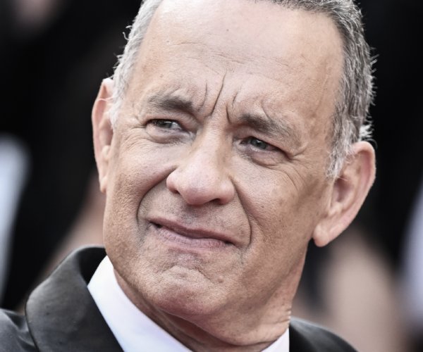 Tom Hanks Denounces AI-Generated Fake Dental Plan Ad | Newsmax.com