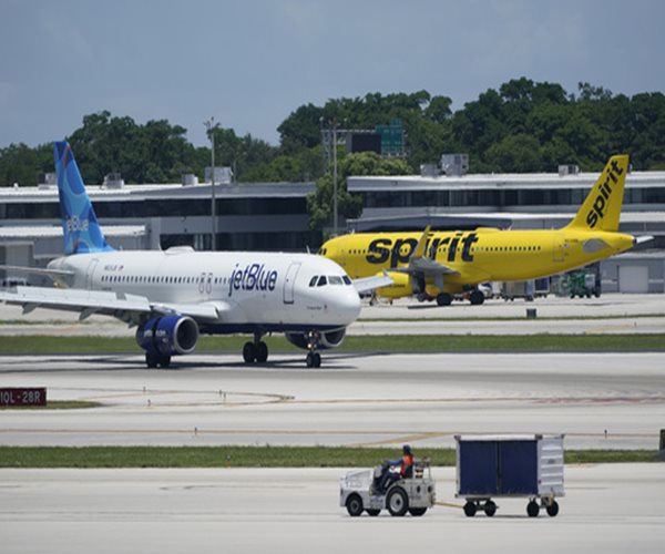 US Seeks to Block JetBlue, Spirit Merger at Trial | Newsmax.com