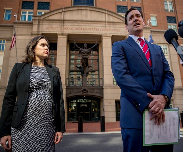 UPDATE 2-U.S. Arrests Counterterrorism Analyst over Leaks to ...