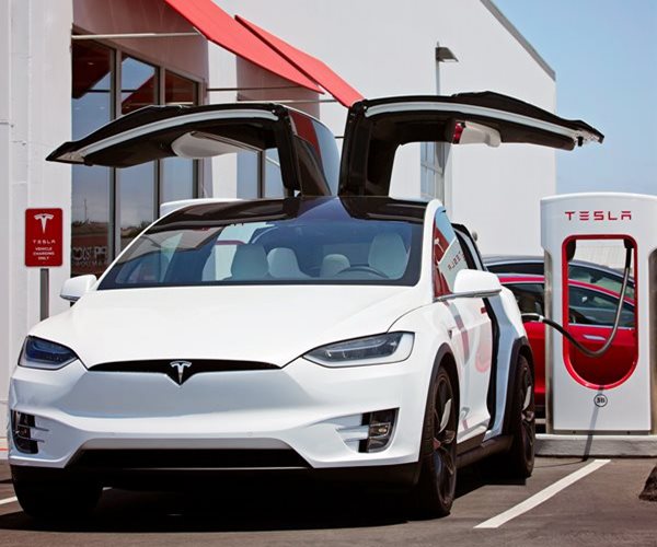 US Examining Tesla Model X Front Seat Belts | Newsmax.com