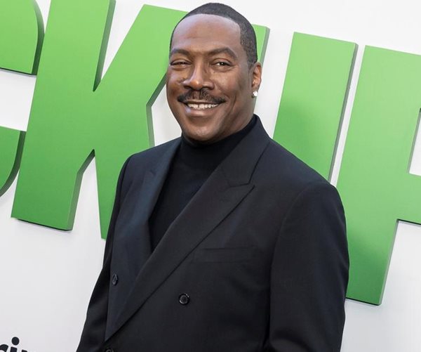 Eddie Murphy, Pete Davidson Flex Comedy Muscles in 'The Pickup ...