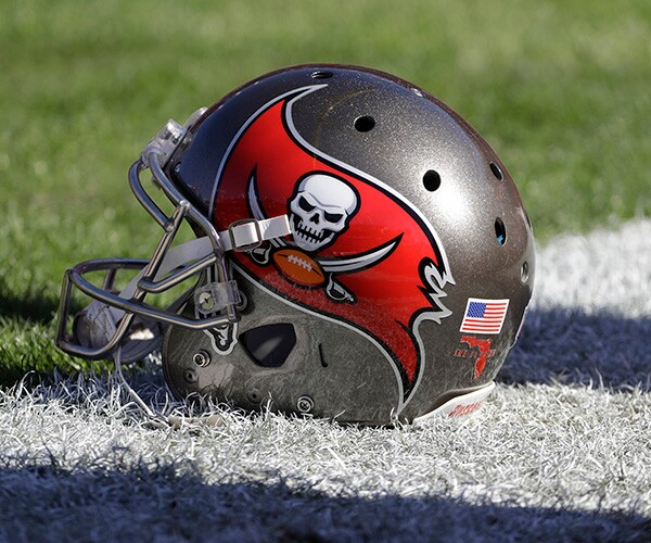 At NFL Draft, Parrot to Help Deliver Pics by Tampa Bay Bucs | Newsmax.com