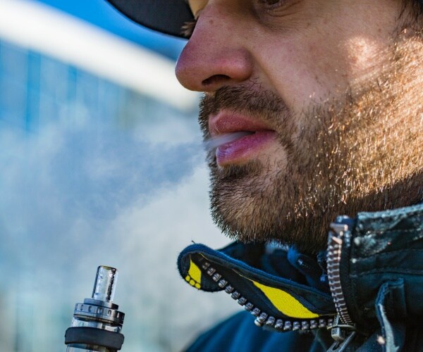 Study: Vaping Increases Risk of Heart Failure | Newsmax.com