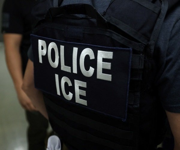Inquire Poll: 61% Oppose Shutdown to Defund ICE | Newsmax.com