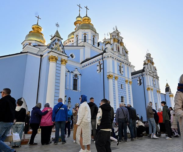 LiveNOW From Fox Apologizes for Labeling Ukraine's Kyiv 'Russian ...