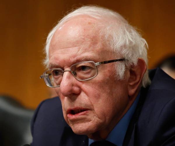 Bernie Sanders: Harris Shifting Ideals 'Pragmatic' | Newsmax.com
