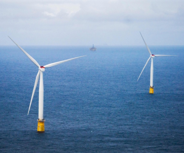 Trump Admin Allows $5B N.Y. Offshore Wind Farm to Resume Construction ...