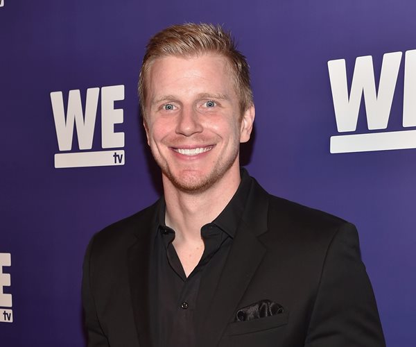 'Bachelor' Alum Sean Lowe Rushed to Hospital After Attack by His Rescue ...
