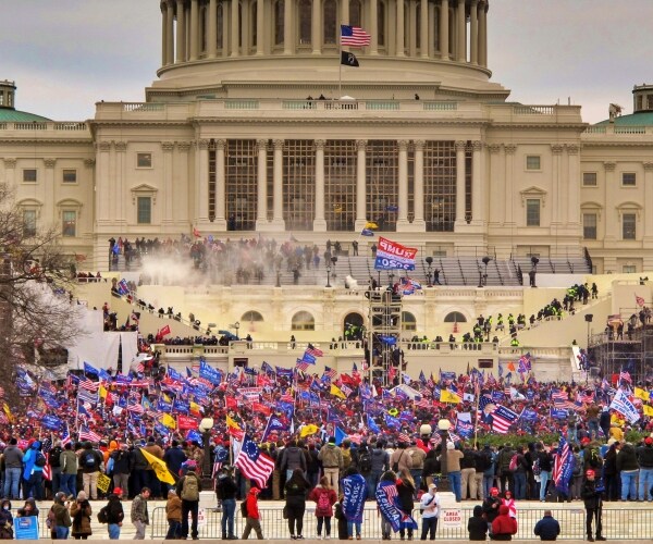 Report: Reps. Cheney, Thompson Didn't Probe J6 Bombs | Newsmax.com