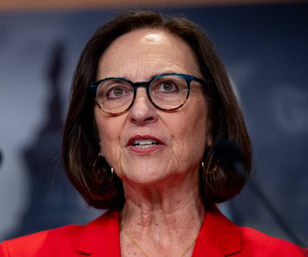 GOP Sen. Deb Fischer Keeps Senate Seat in Close Nebraska Race | Newsmax.com