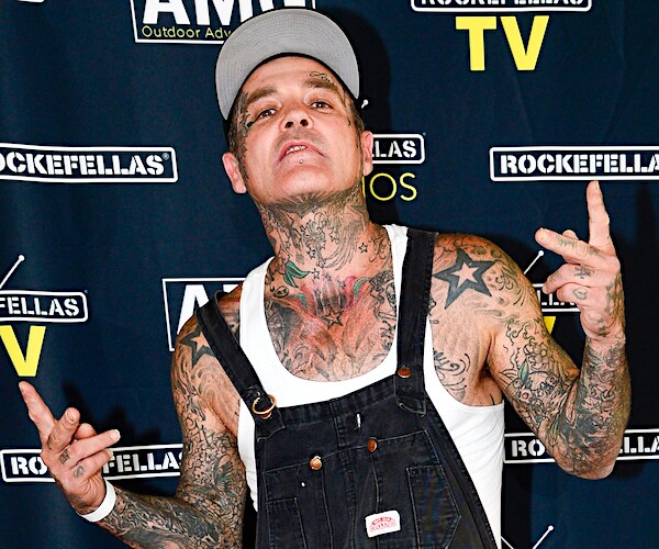 Crazy Town Frontman Shifty Shellshock, 49, Dead | Newsmax.com