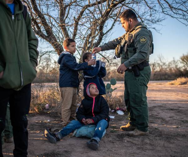 Texas Expands Floating Border Wall in Rio Grande River | Newsmax.com