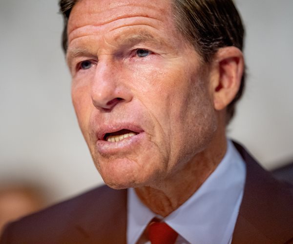 Dem Sen. Blumenthal: 'Deeply Concerned' About Biden Bid | Newsmax.com