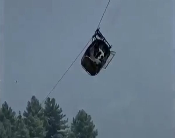 Rescuers Save 8 Trapped in Cable Car Dangling Above Canyon | Newsmax.com