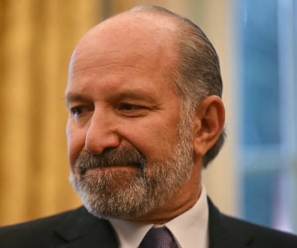 Lutnick: Trump to Set Levels of Mexico, Canada Tariffs | Newsmax.com