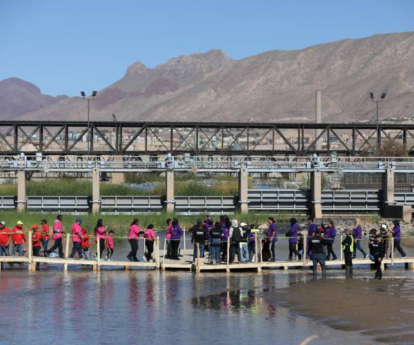 Texas Eyes Direct Migrant Buses to ICE for Deportation | Newsmax.com