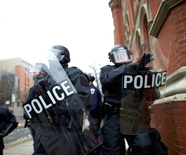 2016 Most Dangerous for Police Officers in 5 Years | Newsmax.com