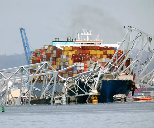 Shippers Scramble to Reroute Cargo After Bridge Collapse | Newsmax.com