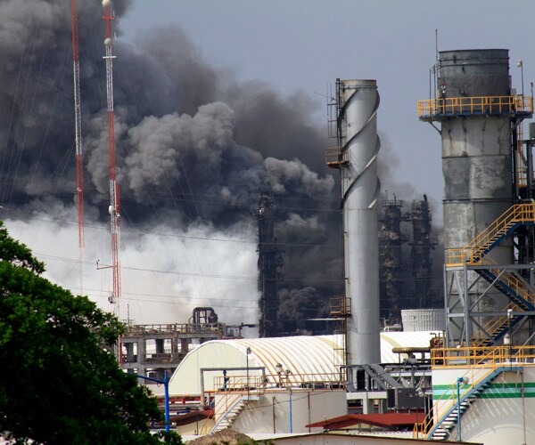 Pemex Plant Explosion in Veracruz, Mexico, Kills 13 | Newsmax.com
