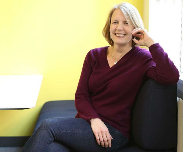 Liz Weston: Treat Your Marriage Like a Business | Newsmax.com