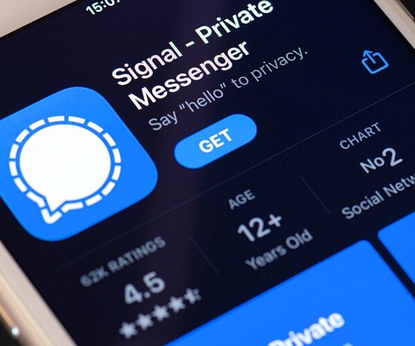 WH Comms Dir. Dismisses 'Signal Hoax' as 'Witch Hunt' | Newsmax.com