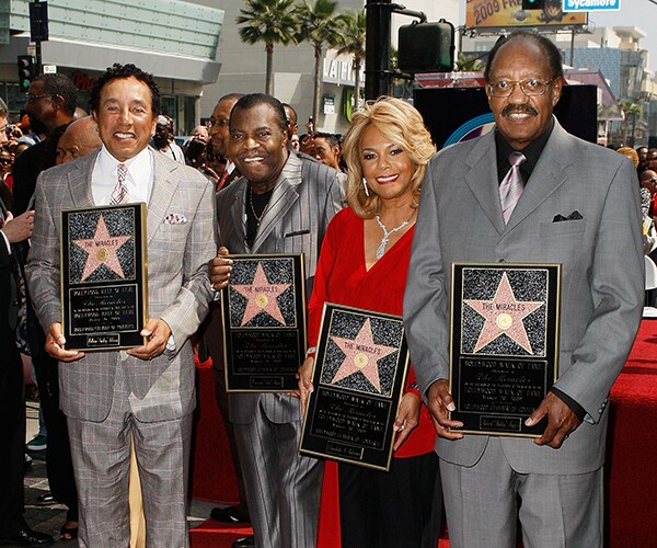 Warren 'Pete' Moore, Motown's Miracles' Bass Singer, Dies at 78 ...