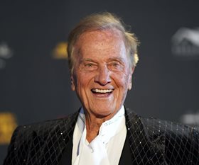 Pat Boone at 90: 'I'm Living a Miracle' | Newsmax.com