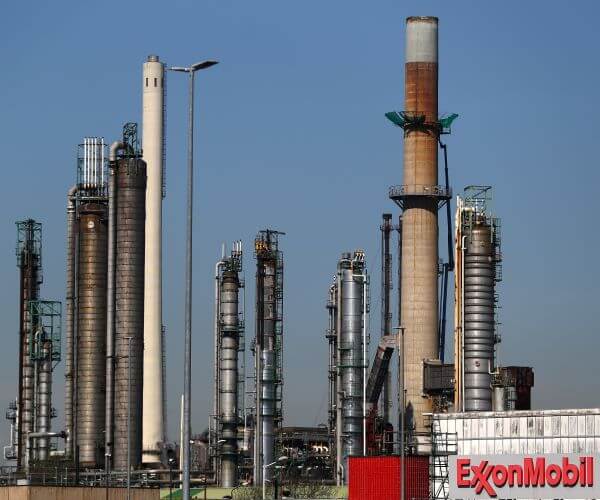 Exxon Mobil Slashing 2,000 Jobs | Newsmax.com