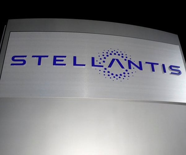 Stellantis Creating Its Own EV Charging Network | Newsmax.com