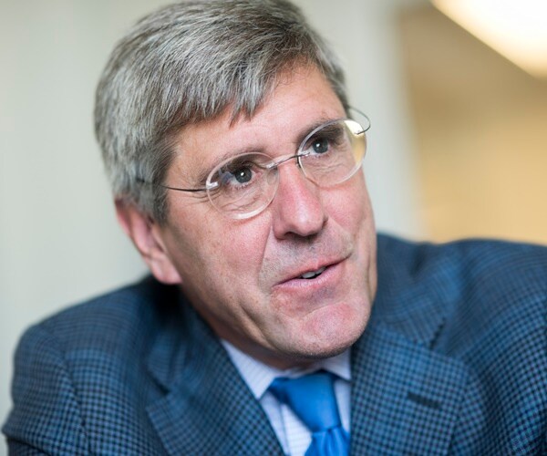 Economist Stephen Moore to Newsmax: 'Nothing Salvageable' About Build ...