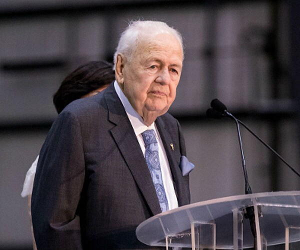 Saints, Pelicans Owner Tom Benson Dies at Age 90 | Newsmax.com