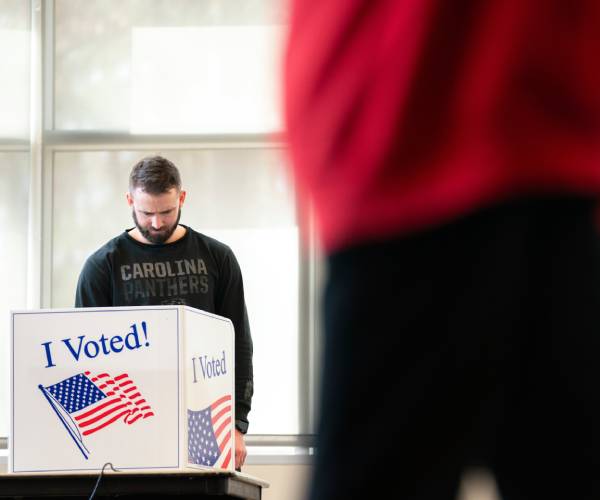 CBS Exit Poll: Voters Down on Country's Direction; Say Trump Fit for ...