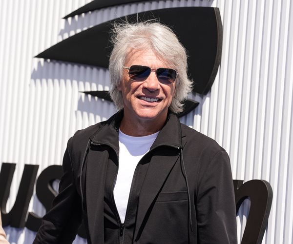 Jon Bon Jovi Helped Talk Woman Off Edge of Nashville Bridge | Newsmax.com