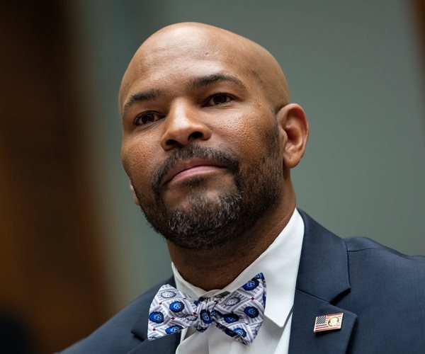 Former SG Adams: CEO Murder Reaction Reflects Distrust | Newsmax.com