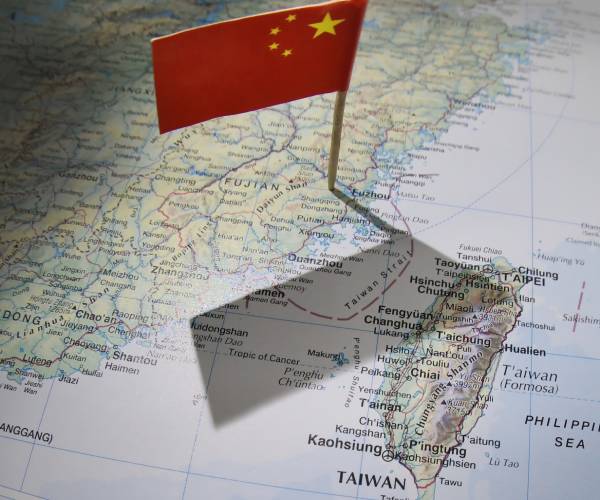Taiwan: 10 Chinese Planes Crossed Taiwan Strait's Median Line | Newsmax.com