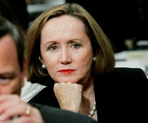 Chief Justice Roberts' Wife Faces Potential Ethics Inquiry | Newsmax.com